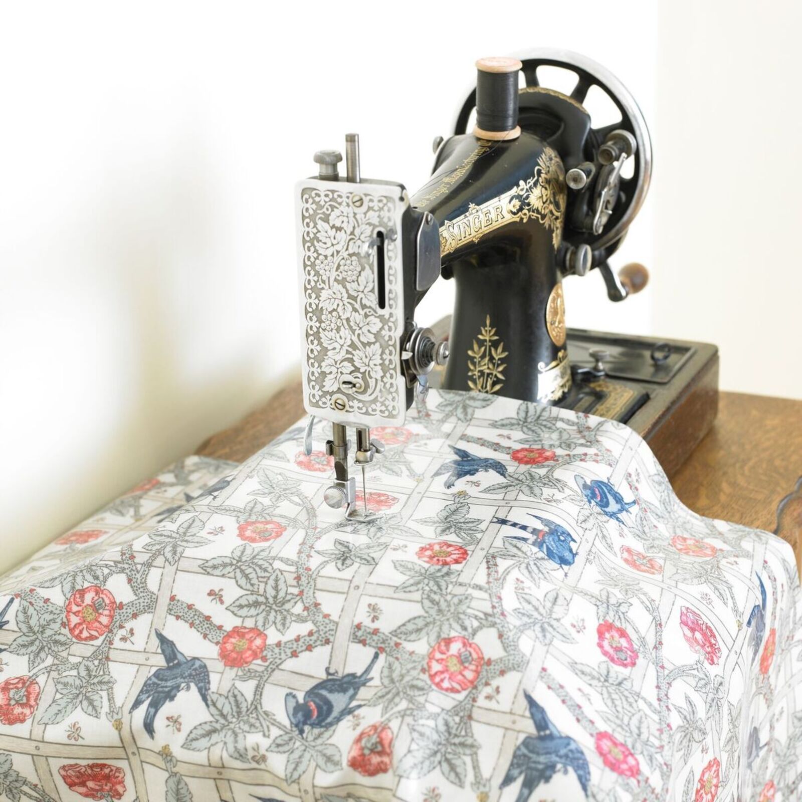 William Morris Trellis Pvc Tablecloth Fabric By The Half Metre - Laura ...