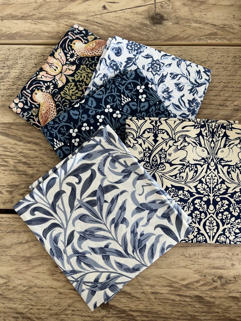 William Morris Fat Quarters Blue Bundle - Laura's Beau