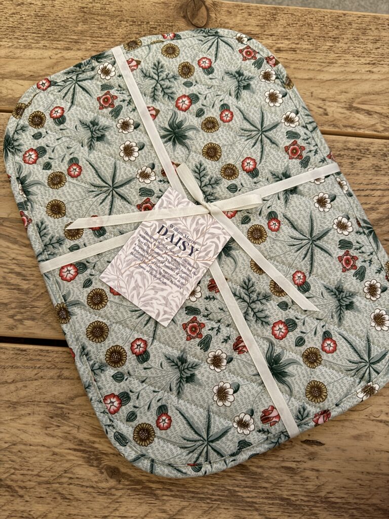 William Morris Daisy Two Placemat Pack - Laura's Beau